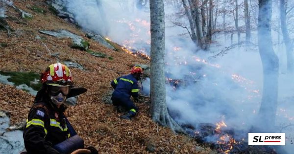 Σε εξέλιξη πυρκαγιά στο Κίτσι Κορωπίου - slpress.gr