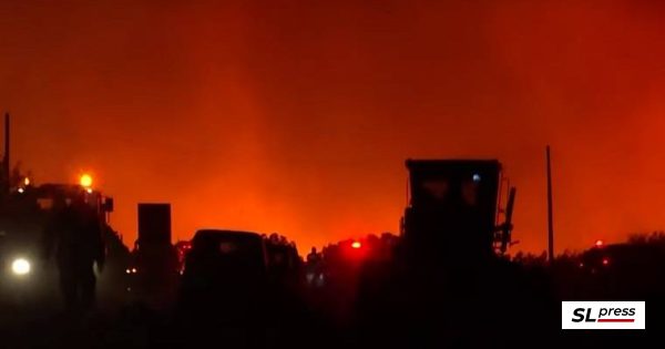 Αχαρνές: Μεγάλη πυρκαγιά στην λεωφόρο Καραμανλή – Απειλούνται ...