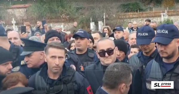 "Σηκωτό" πήγε η αλβανική αστυνομία τον Μπελέρη για την κηδεία της γιαγιάς του! - slpress.gr