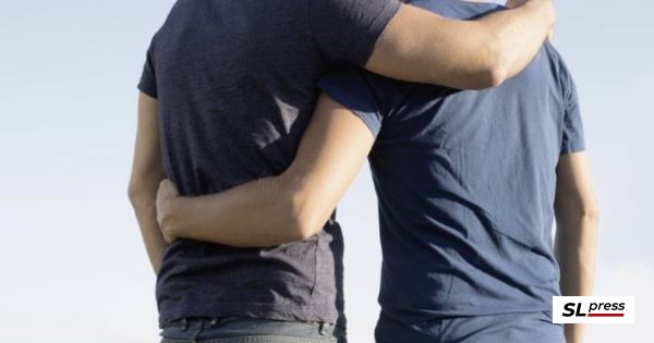 Είναι δημοκρατικό δικαίωμα των ομόφυλων ζευγαριών η τεκνοθεσία; - slpress.gr