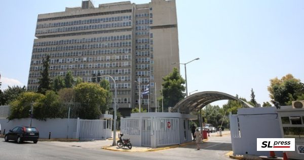 Κοντολέων: "Ούτε ξέρω ούτε θέλω να μάθω τι λέει ο Ντίλιαν για το ...