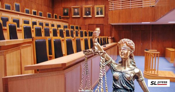 Αθηναίος ποινικολόγος κατηγορείται ότι έδειρε την δικηγόρο σύζυγό του ...