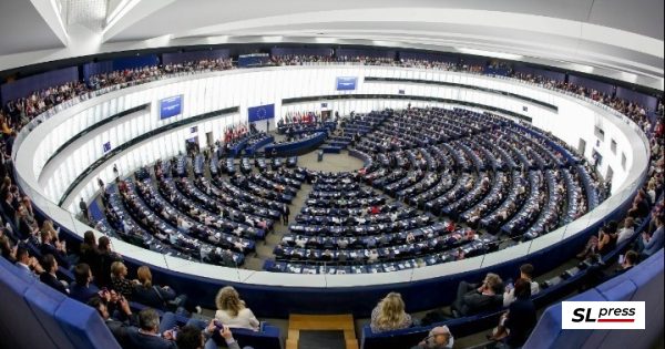 Ελληνική Λύση: Θετικός ο Μασκ στην πρότασή μας να μιλησει στην ...
