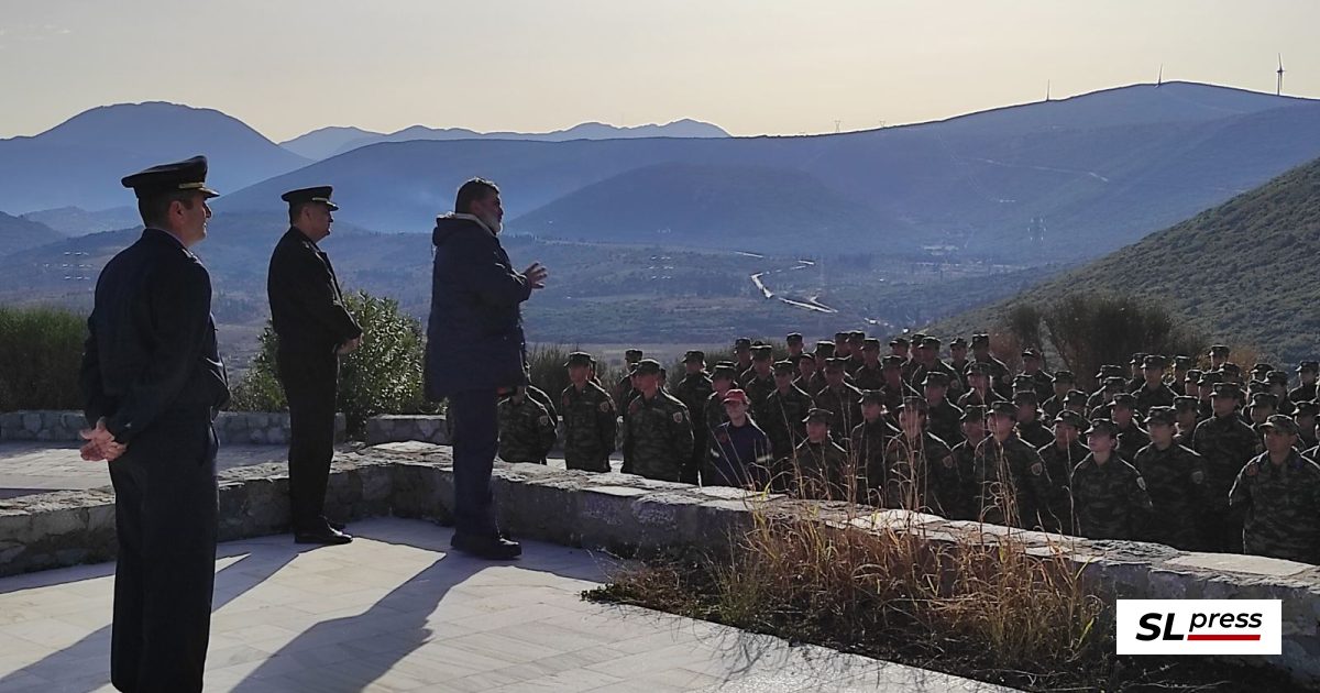 Στο Μαυσωλείο του Μαρτυρικού Διστόμου οι νέοι Πυροσβέστες - slpress.gr