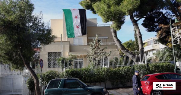 Εισβολή στη συριακή πρεσβεία στην Αθήνα – Πανηγυρισμοί Σύρων στο ...