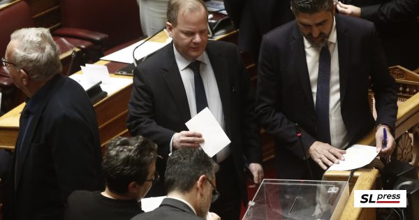 Ναρκοπέδιο το πολιτικό τοπίο για τα συστημικά κόμματα - slpress.gr