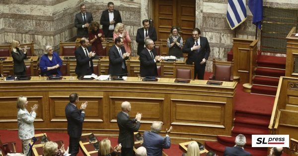 Οι αγρότες επιμένουν στα μπλόκα παρά... την εκλογή Πιερρακάκη! - slpress.gr