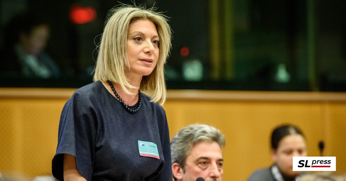 Η Καρυστιανού, το ρεύμα και οι... βατήρες! - slpress.gr